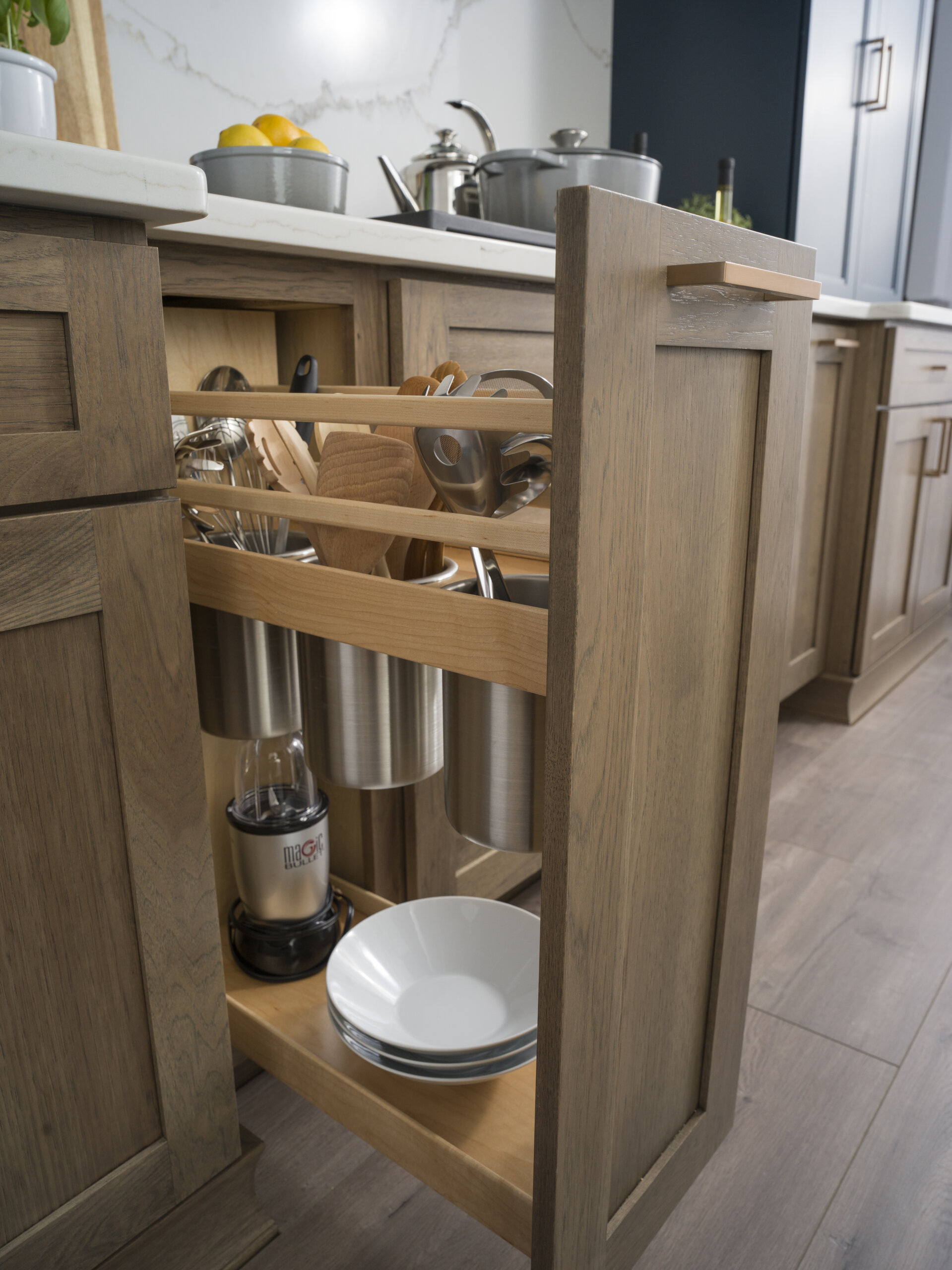 Base Utensil Pull-Out - Dura Supreme Cabinetry