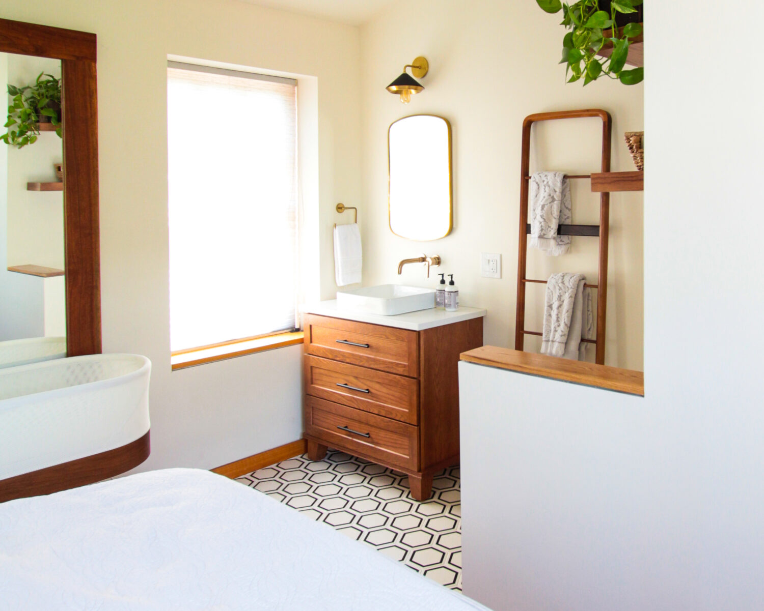 Studio Style Open Master Bathroom - Dura Supreme Cabinetry