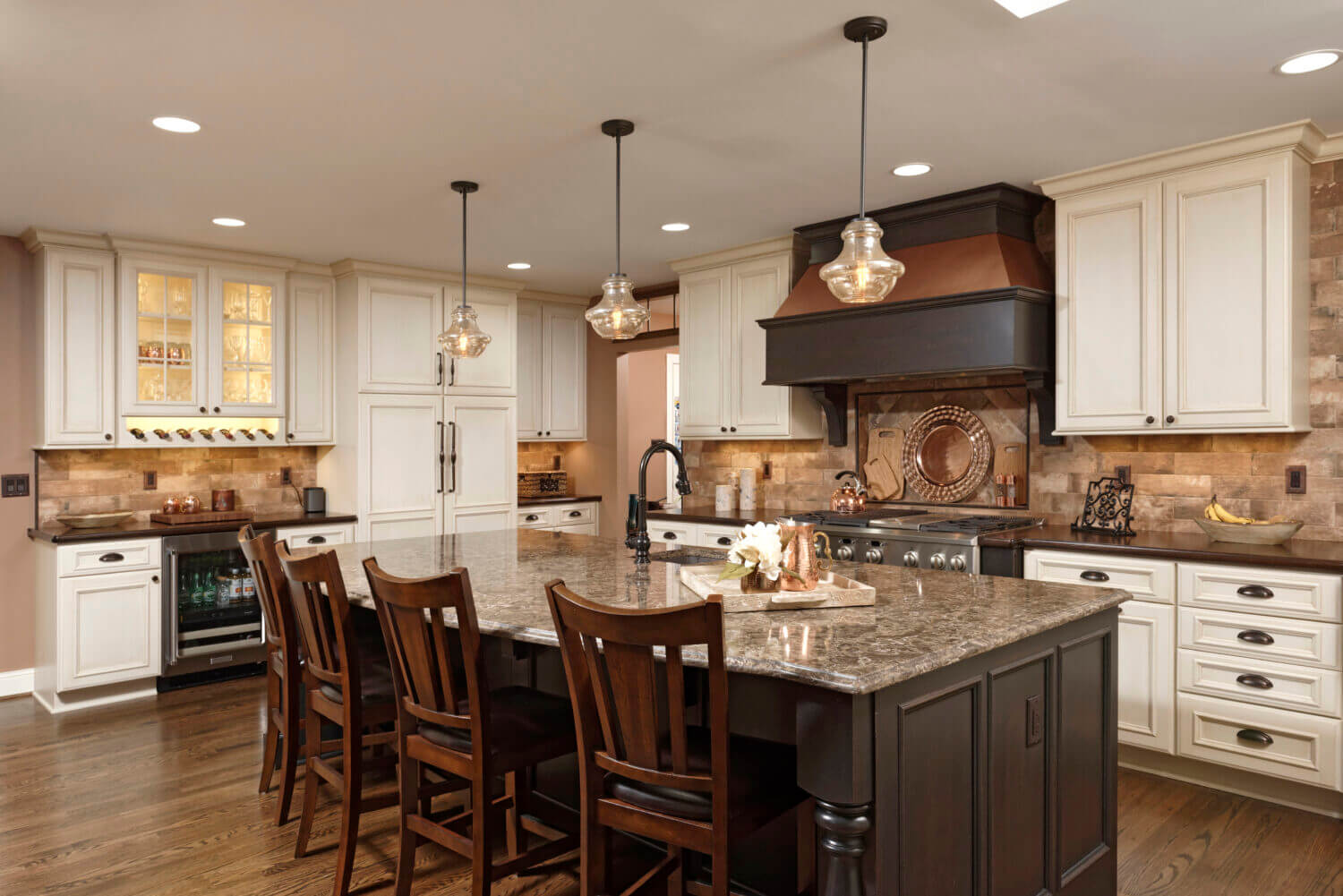 Harmonious Traditional Virginia Kitchen - Dura Supreme Cabinetry
