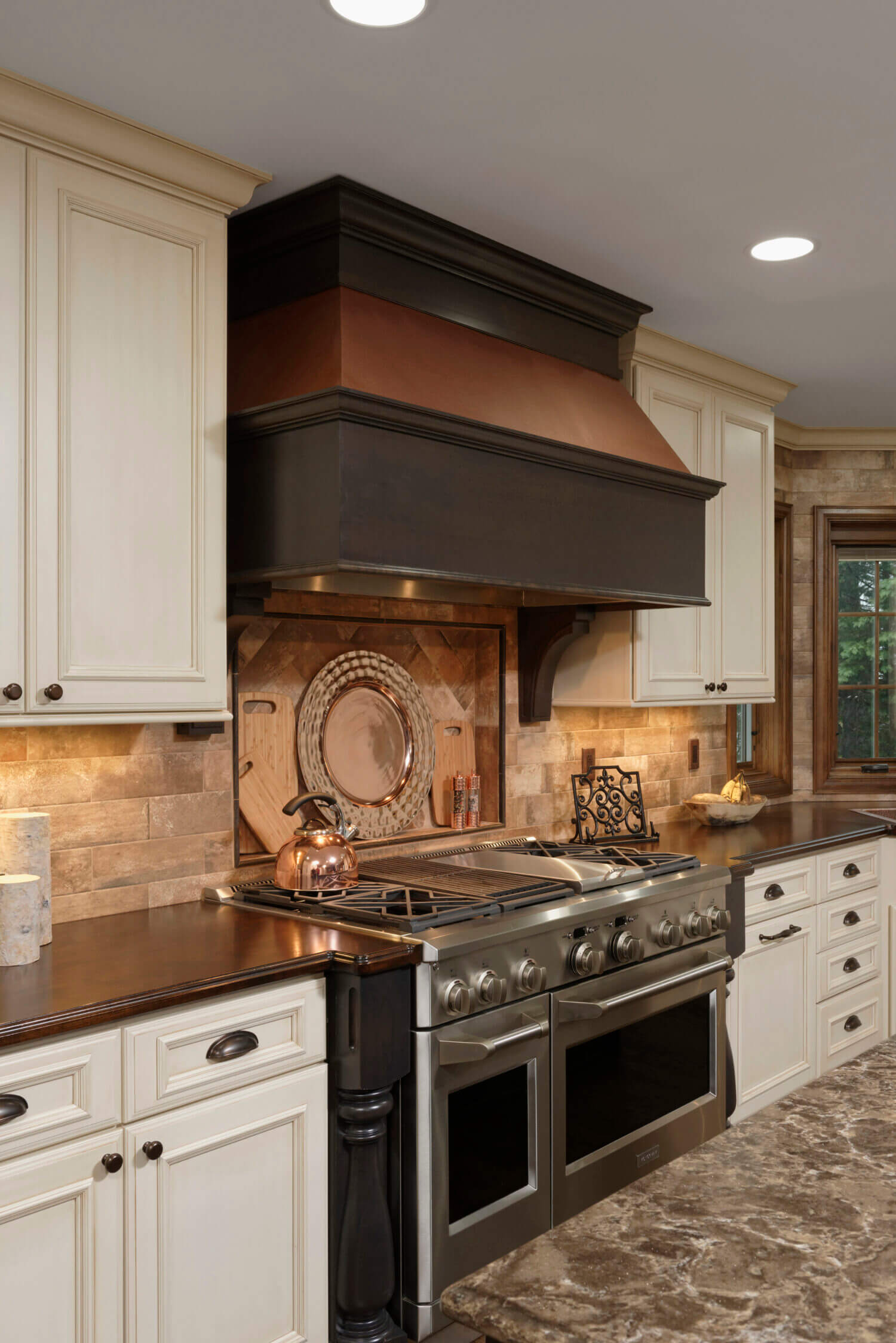 Harmonious Traditional Virginia Kitchen - Dura Supreme Cabinetry