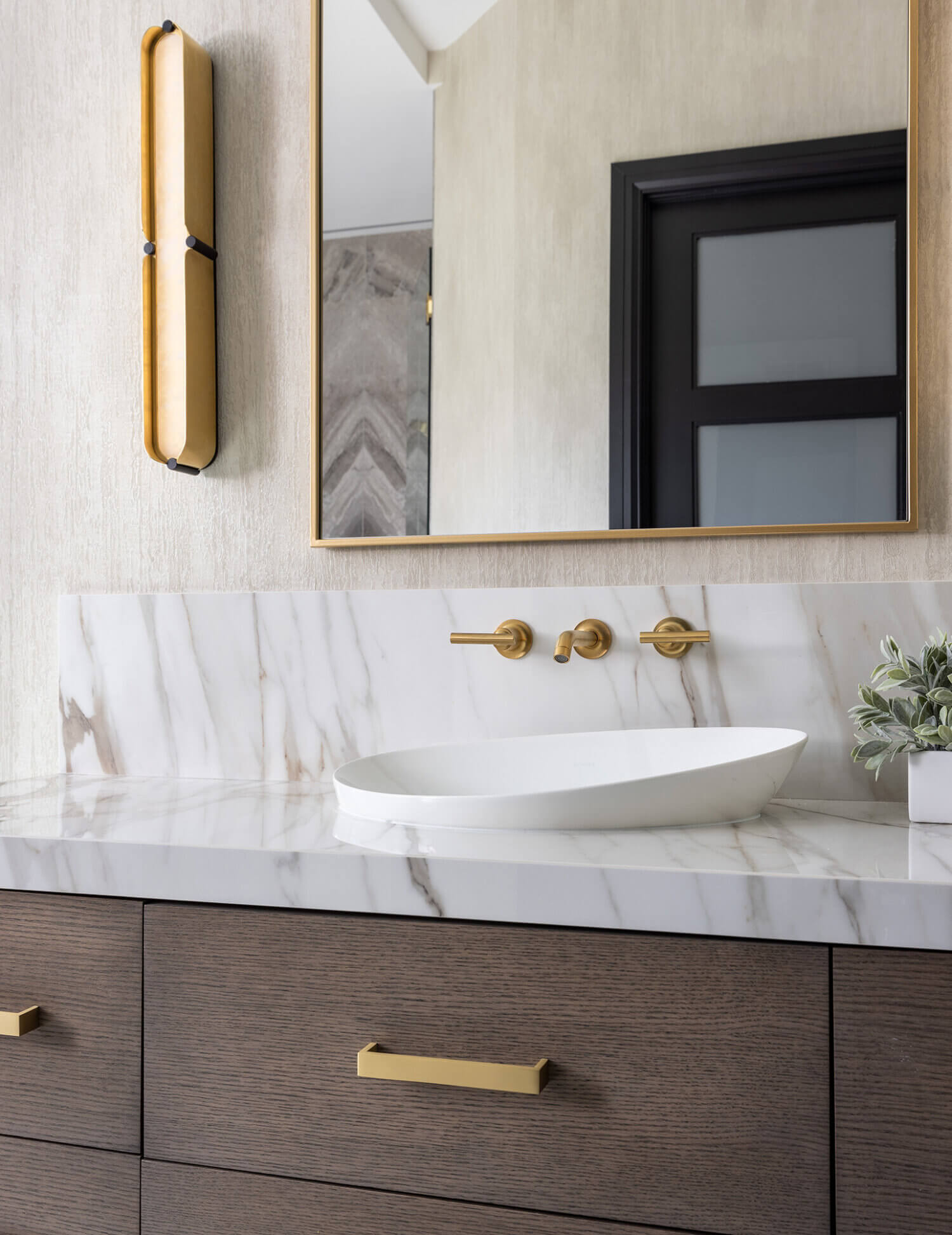 A Majestic Master Bathroom Designed For Two - Dura Supreme Cabinetry